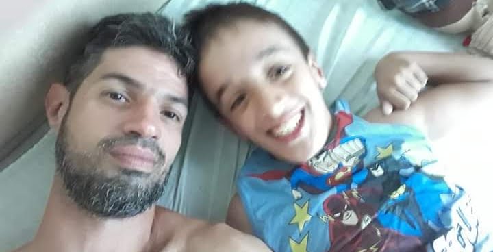 Ser pai acima de tudo - Conheça a história de Leandro e Adrian - Folha ...